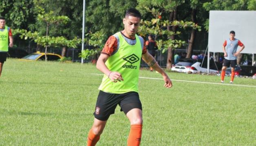 El argentino Brian Calabrese se despide de C.D. Águila