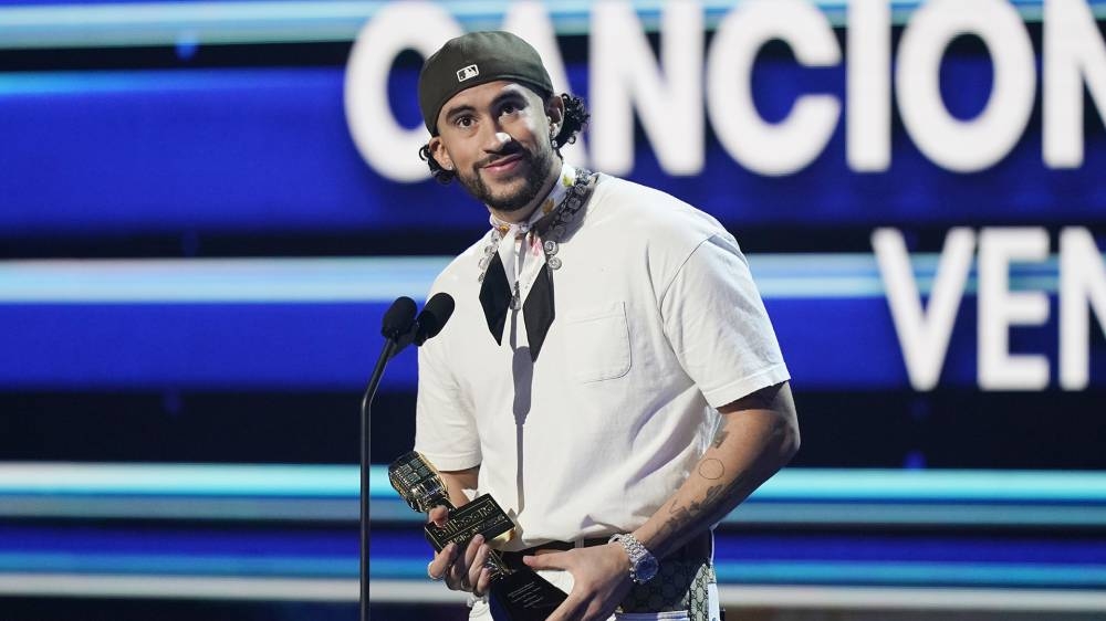 El viralísimo popurrí de Bad Bunny en los Billboard de la Música Latina ...
