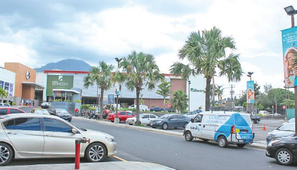 Parqueo de centro comercial para asistir a Miss Universo será gratis a ...