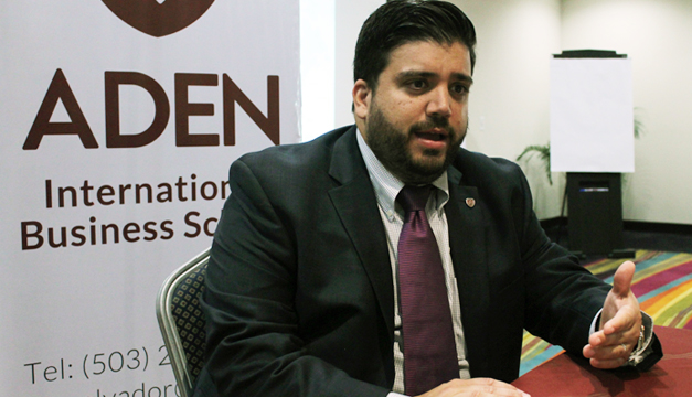 Promocionan la ADEN University en El Salvador
